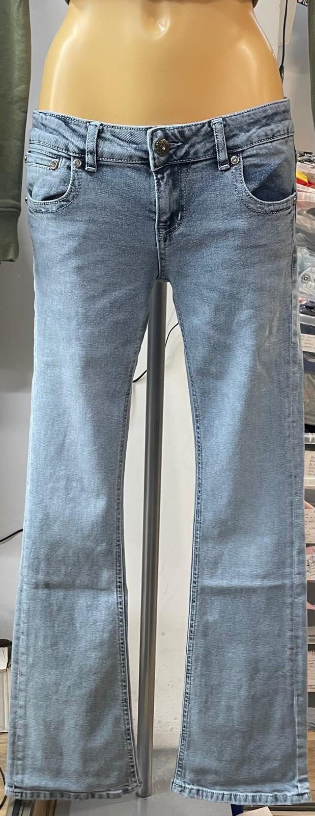 Ameri Camden Low-Rise Cross Flared jeans – Ameri-Camden